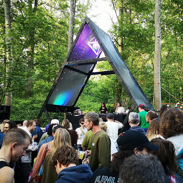 READ AND LISTEN: WATCHING YOU, WATCHING TREES – JOIN THE FUTURE